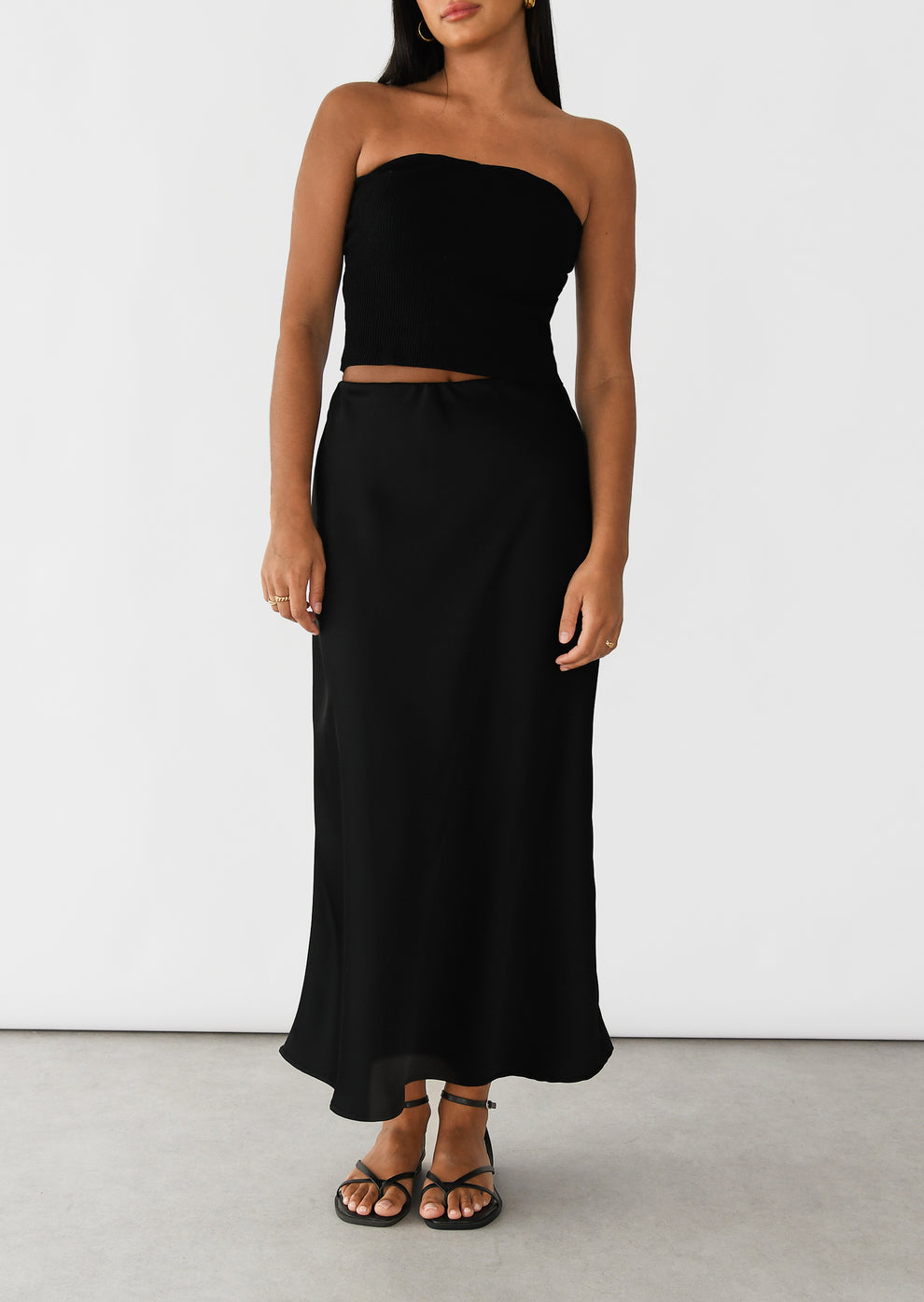 Jupe longue en satin – Outfitbook.fr